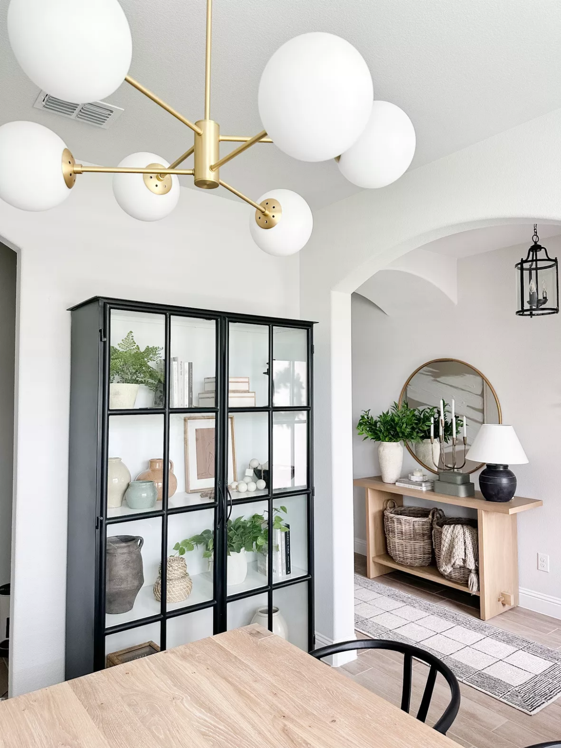 52 Creative Ways to Design Your Entryway Dining Room Combo